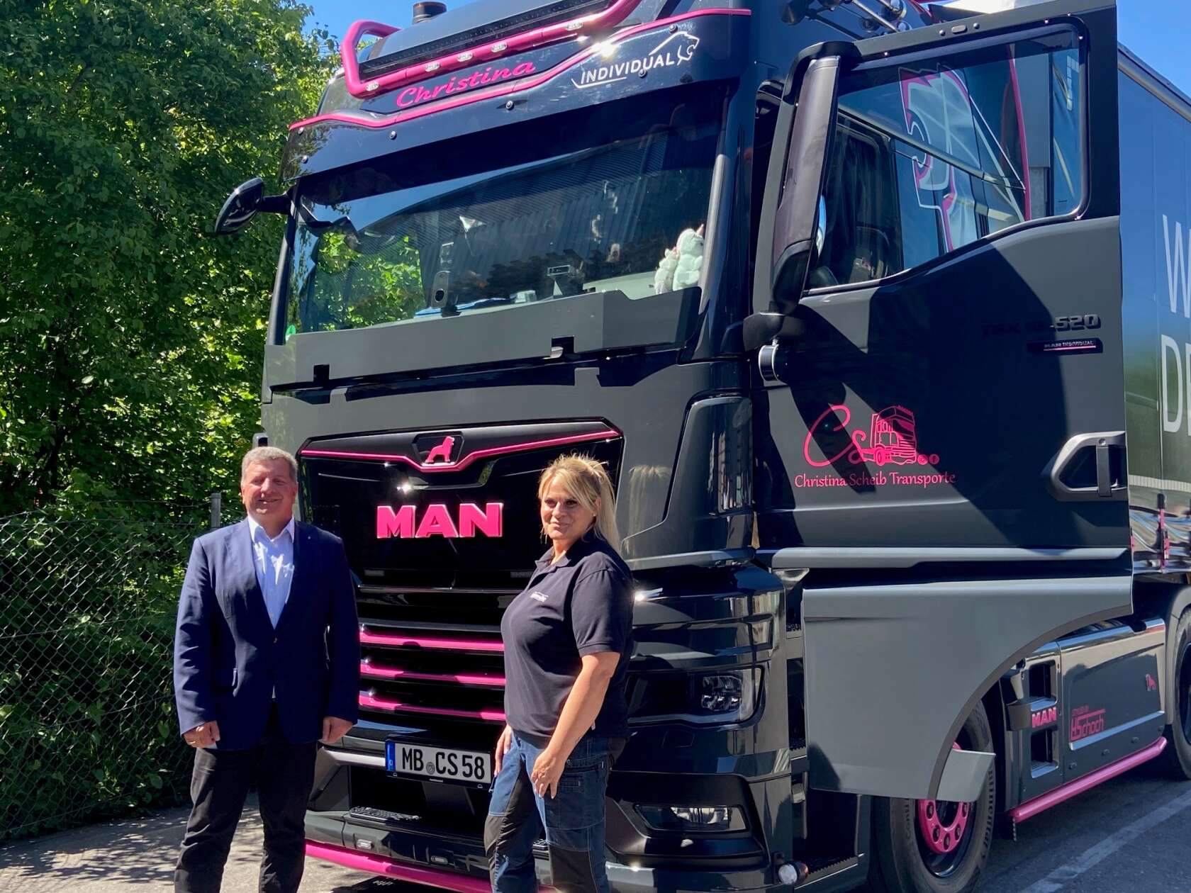 LKW-Fahrerinnen: Christina Scheib im Porträt | ANTENNE BAYERN