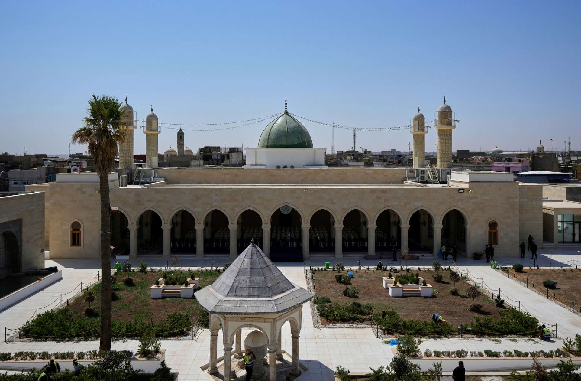 Vom IS zerstörte Moschee in Mossul wiedereröffnet | ANTENNE BAYERN