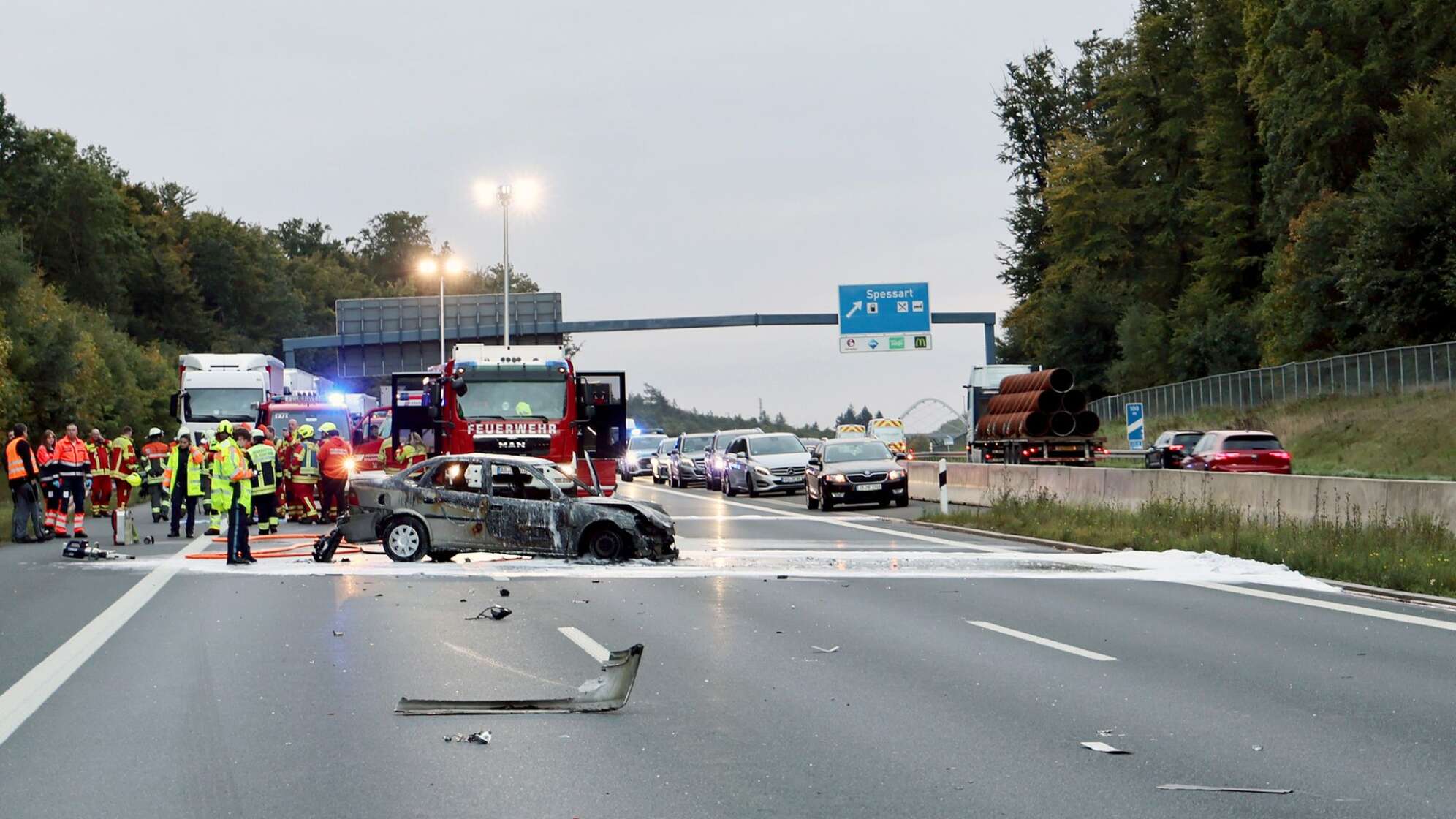 Autobahn 3 nach Unfall gesperrt - Beteiligter flüchtet | ANTENNE BAYERN