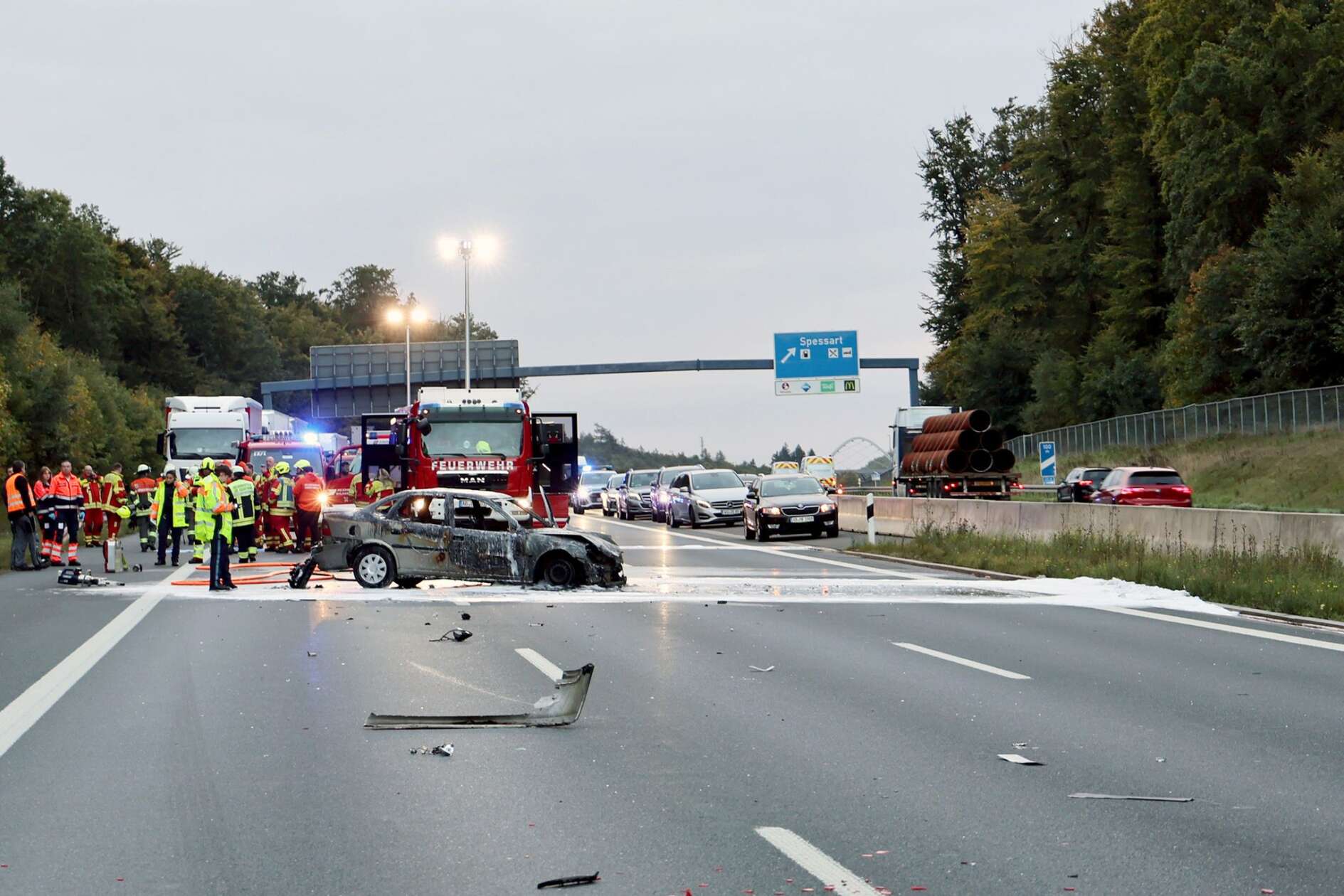 Autobahn 3 nach Unfall gesperrt - Beteiligter flüchtet | ANTENNE BAYERN