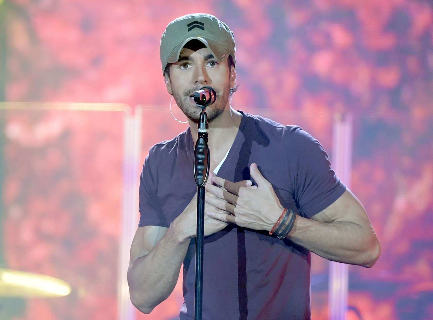 Enrique Iglesias und Anna Kurnikowa: Viertes Kind ist da | ANTENNE BAYERN