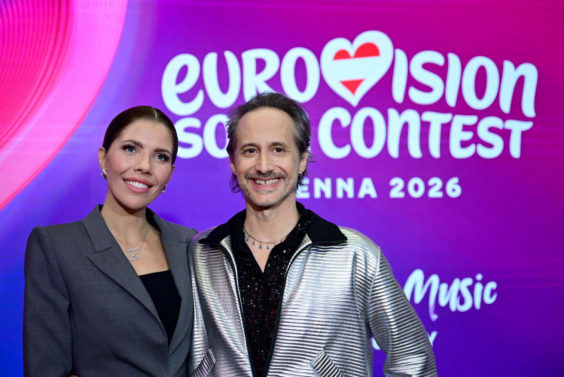 Swarovski und Ostrowski moderieren den ESC in Wien | ANTENNE BAYERN