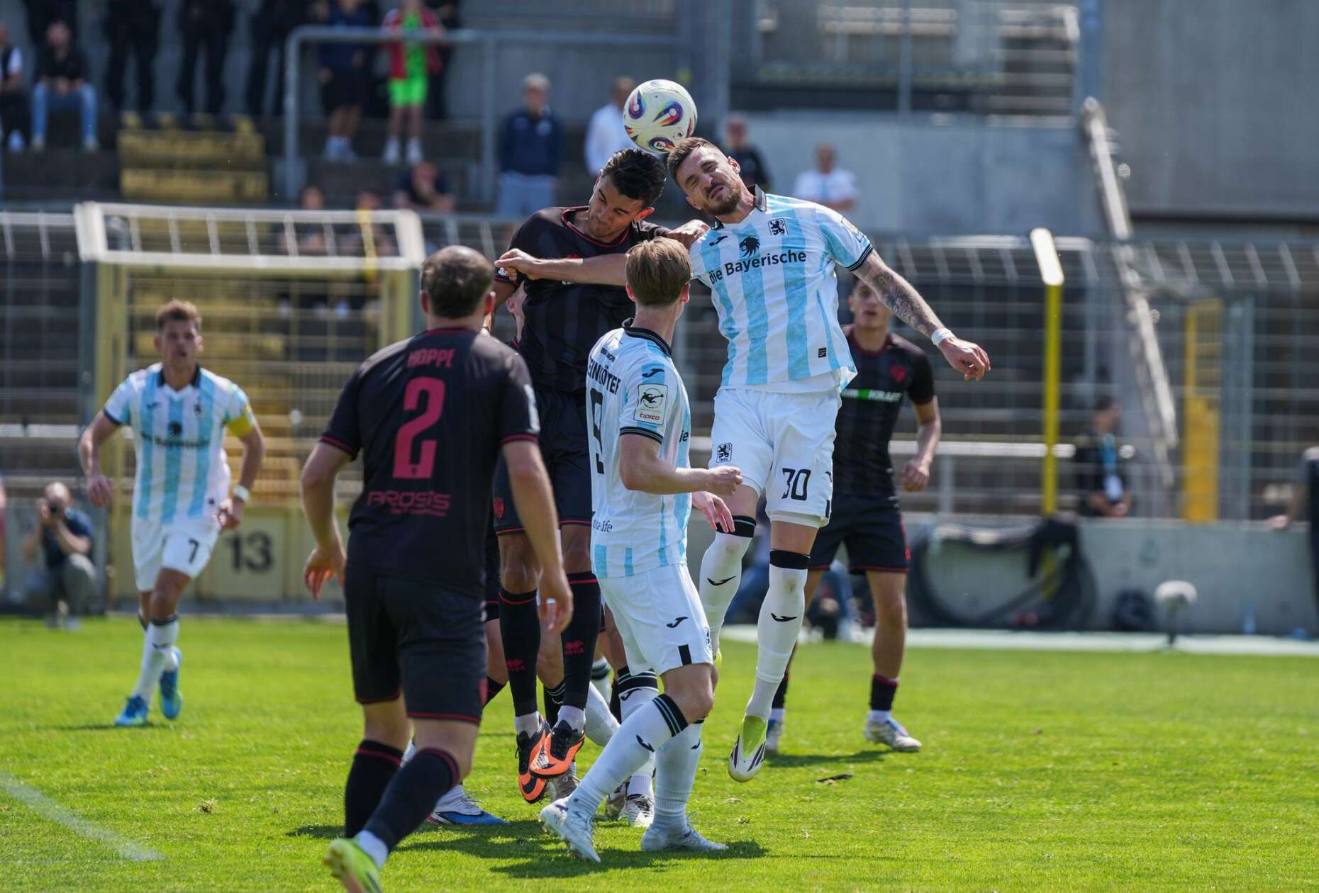 Gedämpfte «Löwen»-Freude: 1860 mischt im DFB-Pokal mit | ANTENNE BAYERN